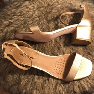 comfortview | Shoes | Comfortview Champagne Orly Sandals Size 1 | Poshmark